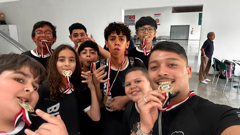 Escola PEI João Baptista de Brito conquista medalhas no tênis de mesa e ...